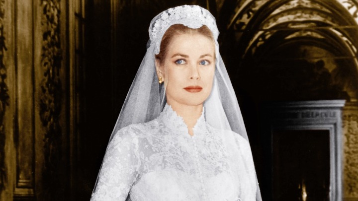 "MLADA KOJA NE STARI" Venčanica Grejs Keli remek delo 20. veka ...