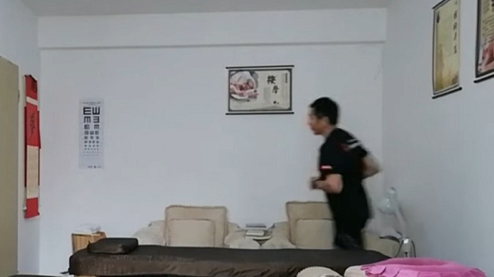 Kinez istrčao 66 kilometara u dnevnoj sobi | Slobodno vreme | Direktno