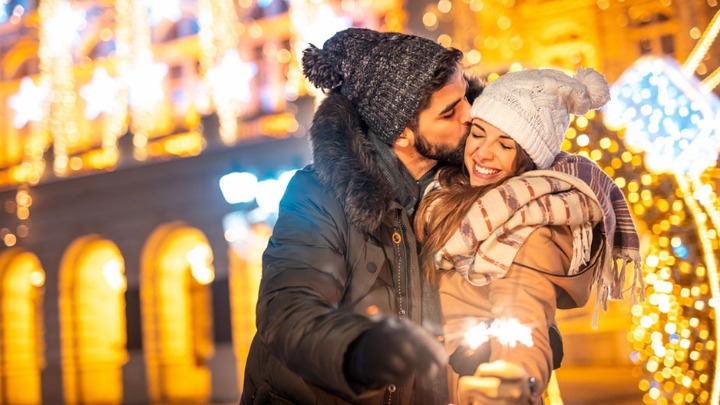 Poljubac u ponoć | Ljubav | Direktno