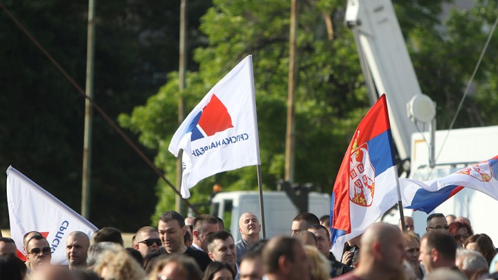 Direktori škola dobili instrukcije za miting SNS | Beograd | Direktno